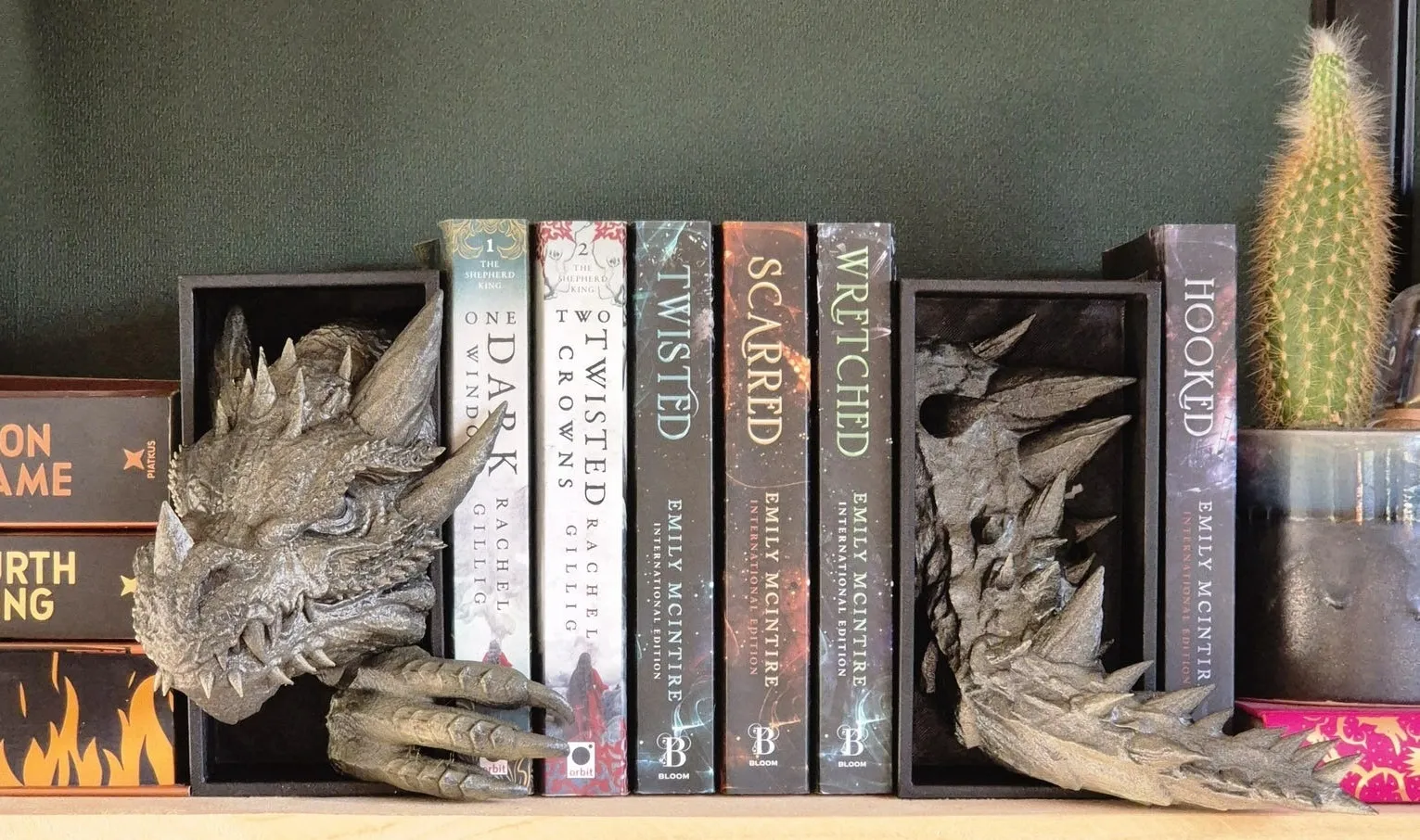 10 Perfect Bookends to Organize Your Shelves